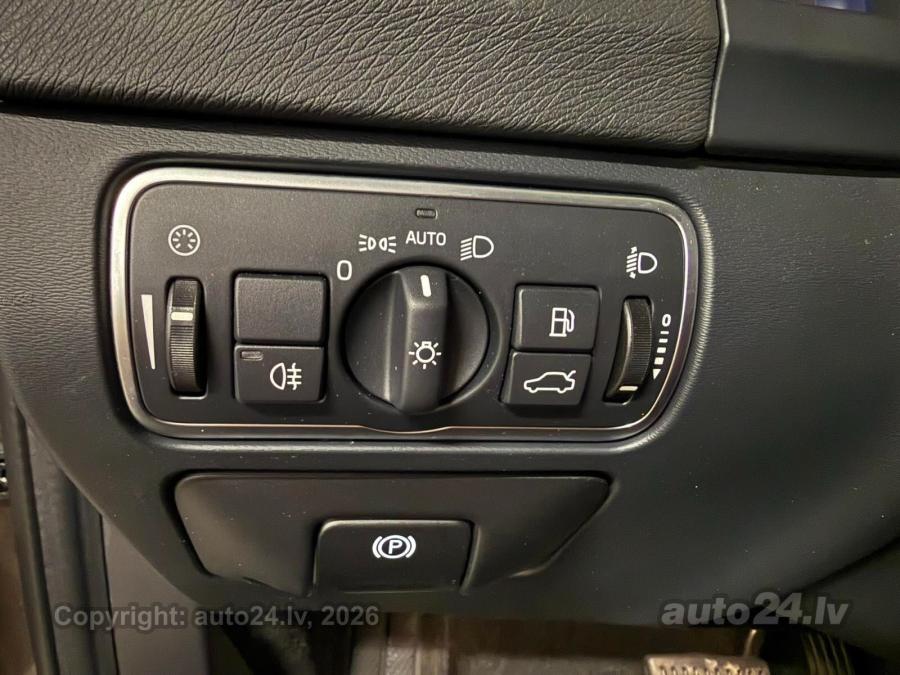 Brown Volvo V60 Cross Country 2016 in Tallinn, with an engine capacity of 2.00 L and mileage of 181 thousand km for 11995 €, photo 10 on AUTOMOTO.COM.LV