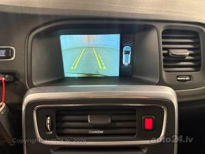 Brown Volvo V60 Cross Country 2016 in Tallinn, with an engine capacity of 2.00 L and mileage of 181 thousand km for 11995 €, photo 12 on AUTOMOTO.COM.LV