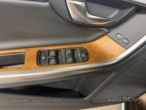 Brown Volvo V60 Cross Country 2016 in Tallinn, with an engine capacity of 2.00 L and mileage of 181 thousand km for 11995 €, photo 16 on AUTOMOTO.COM.LV