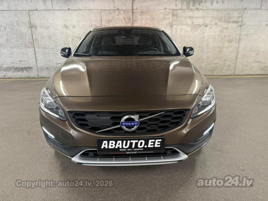 Brown Volvo V60 Cross Country 2016 in Tallinn, with an engine capacity of 2.00 L and mileage of 181 thousand km for 11995 €, photo 21 on AUTOMOTO.COM.LV