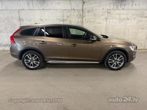 Brown Volvo V60 Cross Country 2016 in Tallinn, with an engine capacity of 2.00 L and mileage of 181 thousand km for 11995 €, photo 23 on AUTOMOTO.COM.LV