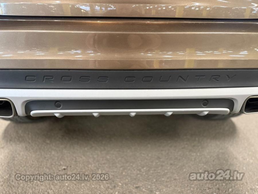 Brown Volvo V60 Cross Country 2016 in Tallinn, with an engine capacity of 2.00 L and mileage of 181 thousand km for 11995 €, photo 26 on AUTOMOTO.COM.LV