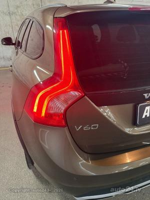 Brown Volvo V60 Cross Country 2016 in Tallinn, with an engine capacity of 2.00 L and mileage of 181 thousand km for 11995 €, photo 27 on AUTOMOTO.COM.LV
