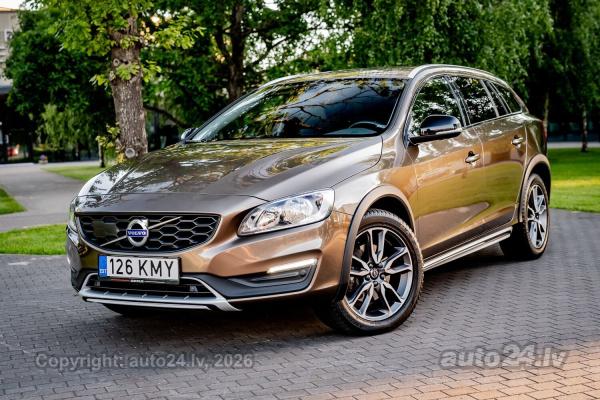 Brūns Volvo V60 Cross Country 2016 Pērnava, ar dzinēja tilpumu 2.00 L un nobraukumu 181 tūkst. km par 11490 €, foto 1 vietnē AUTOMOTO.COM.LV