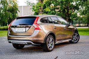 Brown Volvo V60 Cross Country 2016 in Parnu, with an engine capacity of 2.00 L and mileage of 181 thousand km for 11490 €, photo 3 on AUTOMOTO.COM.LV