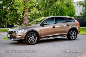 Brown Volvo V60 Cross Country 2016 in Parnu, with an engine capacity of 2.00 L and mileage of 181 thousand km for 11490 €, photo 8 on AUTOMOTO.COM.LV