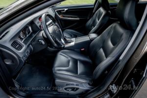 Brown Volvo V60 Cross Country 2016 in Parnu, with an engine capacity of 2.00 L and mileage of 181 thousand km for 11490 €, photo 12 on AUTOMOTO.COM.LV