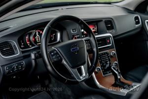 Brown Volvo V60 Cross Country 2016 in Parnu, with an engine capacity of 2.00 L and mileage of 181 thousand km for 11490 €, photo 17 on AUTOMOTO.COM.LV