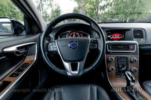 Brown Volvo V60 Cross Country 2016 in Parnu, with an engine capacity of 2.00 L and mileage of 181 thousand km for 11490 €, photo 19 on AUTOMOTO.COM.LV