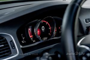Brown Volvo V60 Cross Country 2016 in Parnu, with an engine capacity of 2.00 L and mileage of 181 thousand km for 11490 €, photo 20 on AUTOMOTO.COM.LV