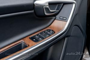 Brown Volvo V60 Cross Country 2016 in Parnu, with an engine capacity of 2.00 L and mileage of 181 thousand km for 11490 €, photo 22 on AUTOMOTO.COM.LV