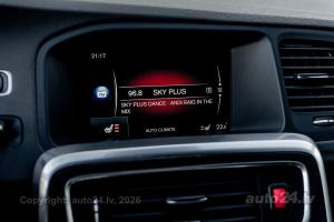 Brown Volvo V60 Cross Country 2016 in Parnu, with an engine capacity of 2.00 L and mileage of 181 thousand km for 11490 €, photo 25 on AUTOMOTO.COM.LV