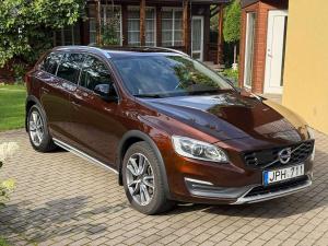 Brown Volvo V60 Cross Country 2016 in Birstonas, with an engine capacity of 2.40 L and mileage of 314 thousand km for 8500 €, photo 8 on AUTOMOTO.COM.LV