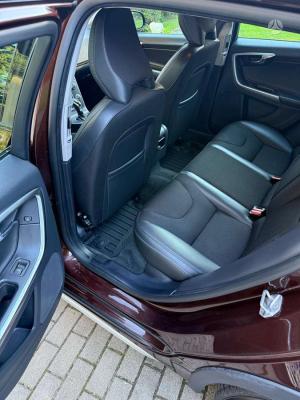 Brown Volvo V60 Cross Country 2016 in Birstonas, with an engine capacity of 2.40 L and mileage of 314 thousand km for 8500 €, photo 11 on AUTOMOTO.COM.LV