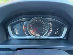 Brown Volvo V60 Cross Country 2016 in Birstonas, with an engine capacity of 2.40 L and mileage of 314 thousand km for 8500 €, photo 15 on AUTOMOTO.COM.LV