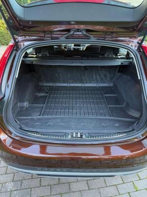 Brown Volvo V60 Cross Country 2016 in Birstonas, with an engine capacity of 2.40 L and mileage of 314 thousand km for 8500 €, photo 23 on AUTOMOTO.COM.LV