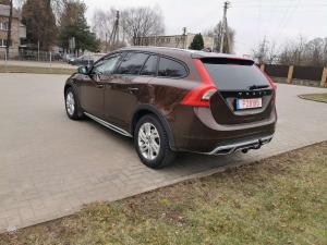 Brown Volvo V60 Cross Country 2017 in Kaunas, with an engine capacity of 2.40 L and mileage of 244 thousand km for 13300 €, photo 6 on AUTOMOTO.COM.LV