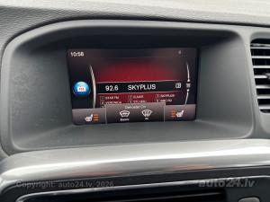 Brown Volvo V60 Cross Country 2017 in Paide, with an engine capacity of 2.40 L and mileage of 279 thousand km for 11890 €, photo 18 on AUTOMOTO.COM.LV