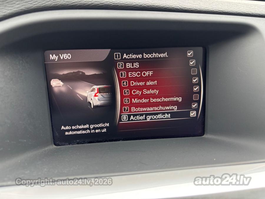 Brown Volvo V60 Cross Country 2017 in Paide, with an engine capacity of 2.40 L and mileage of 279 thousand km for 11890 €, photo 20 on AUTOMOTO.COM.LV