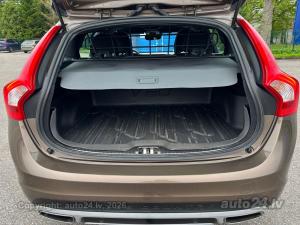 Brown Volvo V60 Cross Country 2017 in Paide, with an engine capacity of 2.40 L and mileage of 279 thousand km for 11890 €, photo 25 on AUTOMOTO.COM.LV