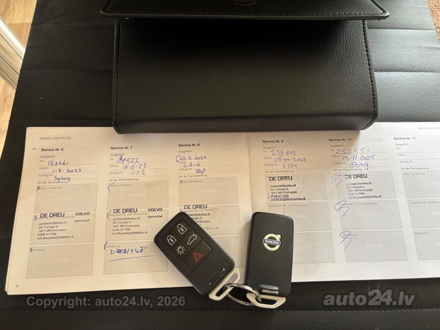 Brown Volvo V60 Cross Country 2017 in Paide, with an engine capacity of 2.40 L and mileage of 279 thousand km for 11890 €, photo 31 on AUTOMOTO.COM.LV