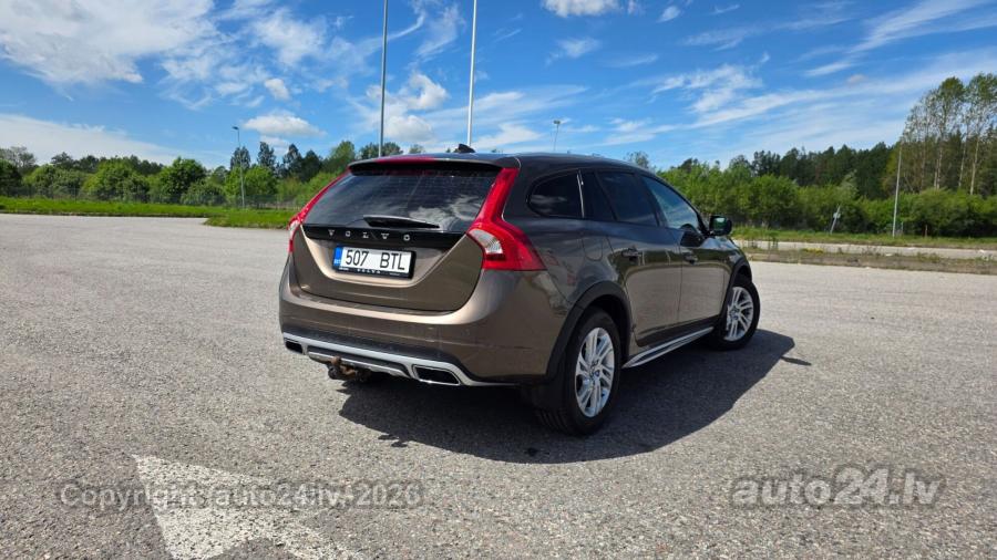 Коричневый Вольво V60 Cross Country 2017 в Валга, объемом двигателя 2.00 л и пробегом 183 тыс. км за 12490 €, фото 7 на AUTOMOTO.COM.LV