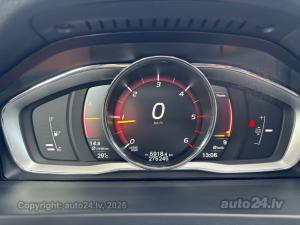 Brown Volvo V60 Cross Country 2017 in Paide, with an engine capacity of 2.00 L and mileage of 275 thousand km for 10390 €, photo 17 on AUTOMOTO.COM.LV