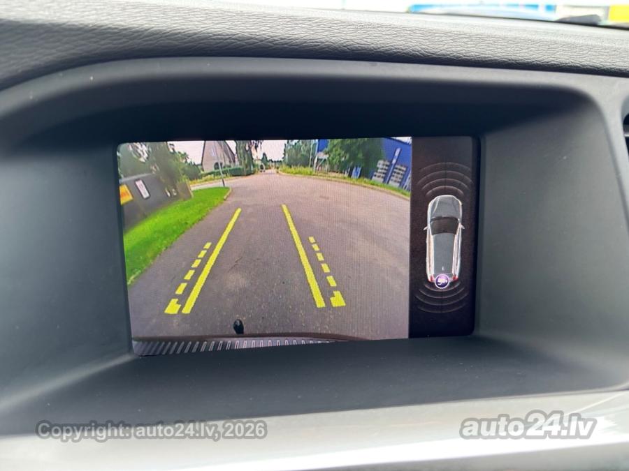 Brown Volvo V60 Cross Country 2017 in Paide, with an engine capacity of 2.00 L and mileage of 275 thousand km for 10390 €, photo 21 on AUTOMOTO.COM.LV