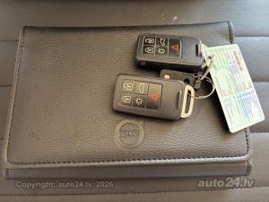 Brown Volvo V60 Cross Country 2017 in Paide, with an engine capacity of 2.00 L and mileage of 275 thousand km for 10390 €, photo 30 on AUTOMOTO.COM.LV