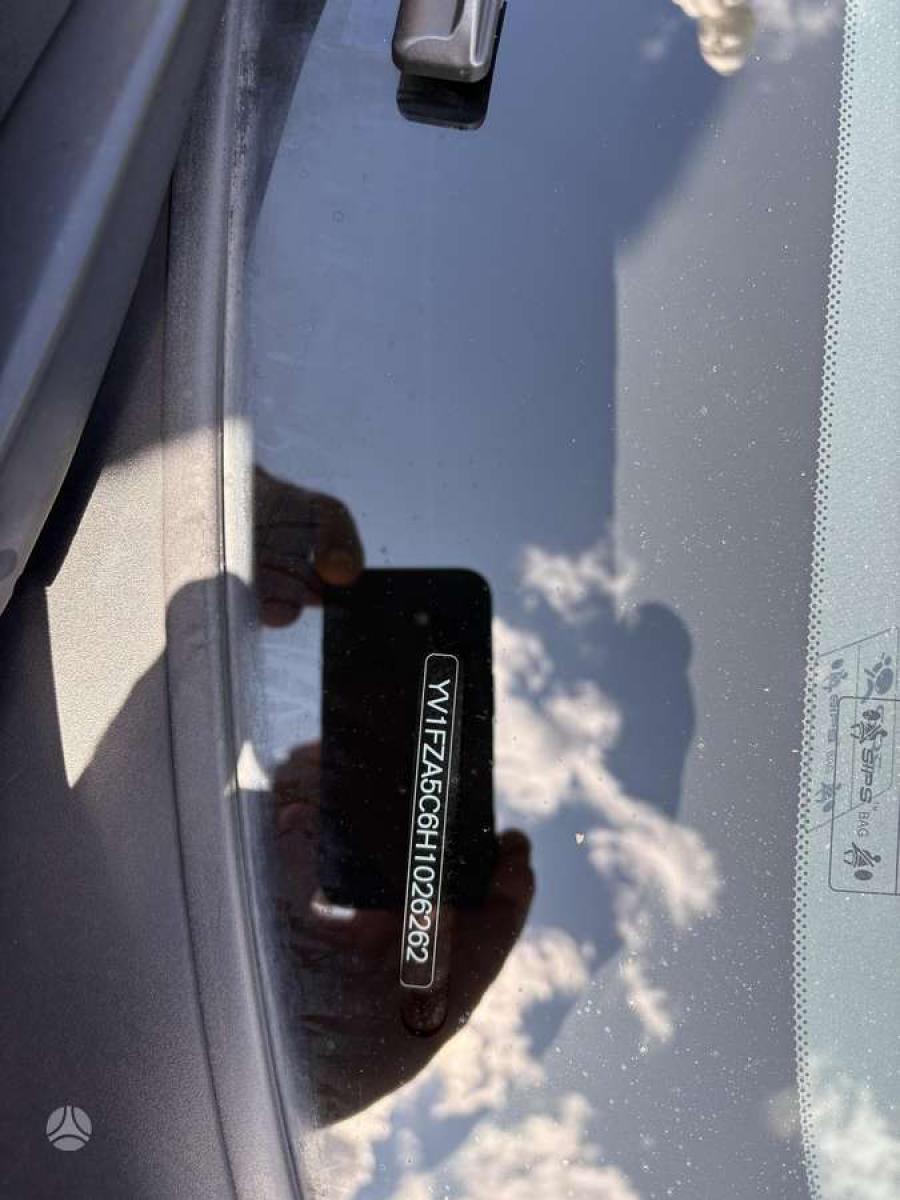 Brown Volvo V60 Cross Country 2017 in Vilnius, with an engine capacity of 2.40 L and mileage of 152 thousand km for 16200 €, photo 12 on AUTOMOTO.COM.LV