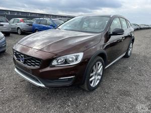 Коричневый Вольво V60 Cross Country 2018 в Гирайте, объемом двигателя 2.00 л и пробегом 210 тыс. км за 7250 €, фото  на AUTOMOTO.COM.LV