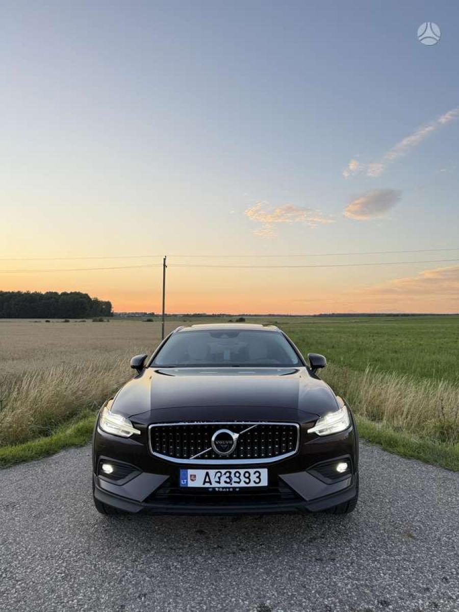 Коричневый Вольво V60 Cross Country 2018 в Вильнюс, объемом двигателя 1.97 л и пробегом 376 тыс. км за 17999 €, фото 3 на AUTOMOTO.COM.LV