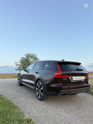 Коричневый Вольво V60 Cross Country 2018 в Вильнюс, объемом двигателя 1.97 л и пробегом 376 тыс. км за 17999 €, фото 12 на AUTOMOTO.COM.LV