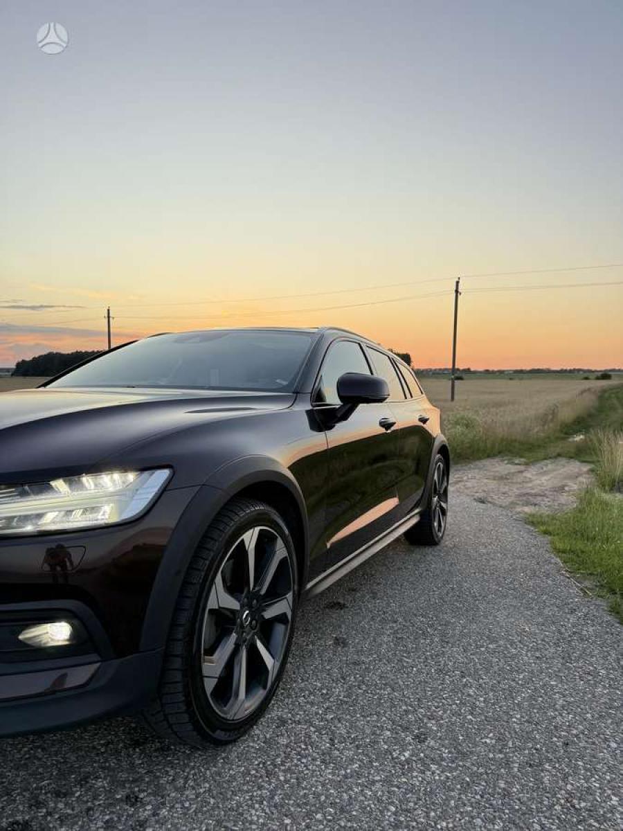 Коричневый Вольво V60 Cross Country 2018 в Вильнюс, объемом двигателя 1.97 л и пробегом 376 тыс. км за 17999 €, фото 14 на AUTOMOTO.COM.LV
