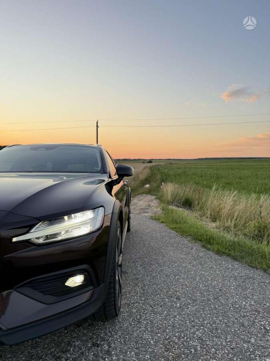 Коричневый Вольво V60 Cross Country 2018 в Вильнюс, объемом двигателя 1.97 л и пробегом 376 тыс. км за 17999 €, фото 15 на AUTOMOTO.COM.LV