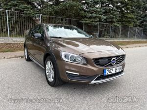 Brūns Volvo V60 Cross Country 2018 Tallina, ar dzinēja tilpumu 2.40 L un nobraukumu 132 tūkst. km par 15999 €, foto 4 vietnē AUTOMOTO.COM.LV