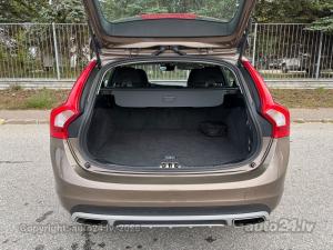 Brūns Volvo V60 Cross Country 2018 Tallina, ar dzinēja tilpumu 2.40 L un nobraukumu 132 tūkst. km par 15999 €, foto 10 vietnē AUTOMOTO.COM.LV