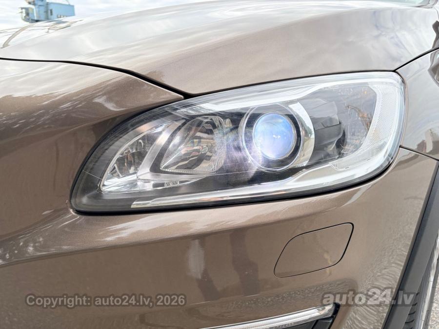 Brūns Volvo V60 Cross Country 2018 Tallina, ar dzinēja tilpumu 2.40 L un nobraukumu 132 tūkst. km par 15999 €, foto 15 vietnē AUTOMOTO.COM.LV