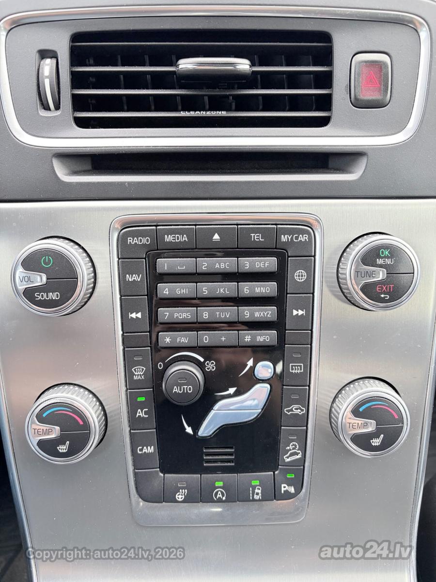 Brūns Volvo V60 Cross Country 2018 Tallina, ar dzinēja tilpumu 2.40 L un nobraukumu 132 tūkst. km par 15999 €, foto 16 vietnē AUTOMOTO.COM.LV