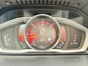 Brūns Volvo V60 Cross Country 2018 Tallina, ar dzinēja tilpumu 2.40 L un nobraukumu 132 tūkst. km par 15999 €, foto 17 vietnē AUTOMOTO.COM.LV