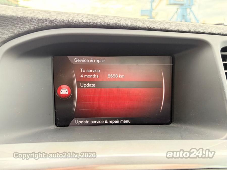 Brūns Volvo V60 Cross Country 2018 Tallina, ar dzinēja tilpumu 2.40 L un nobraukumu 132 tūkst. km par 15999 €, foto 21 vietnē AUTOMOTO.COM.LV