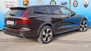 Brūns Volvo V60 Cross Country 2020 Šauļi, ar dzinēja tilpumu 1.97 L un nobraukumu 263 tūkst. km par 16900 €, foto 4 vietnē AUTOMOTO.COM.LV