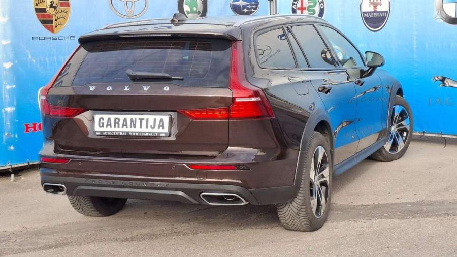 Brūns Volvo V60 Cross Country 2020 Šauļi, ar dzinēja tilpumu 1.97 L un nobraukumu 263 tūkst. km par 16900 €, foto 5 vietnē AUTOMOTO.COM.LV