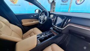 Brūns Volvo V60 Cross Country 2020 Šauļi, ar dzinēja tilpumu 1.97 L un nobraukumu 263 tūkst. km par 16900 €, foto 14 vietnē AUTOMOTO.COM.LV