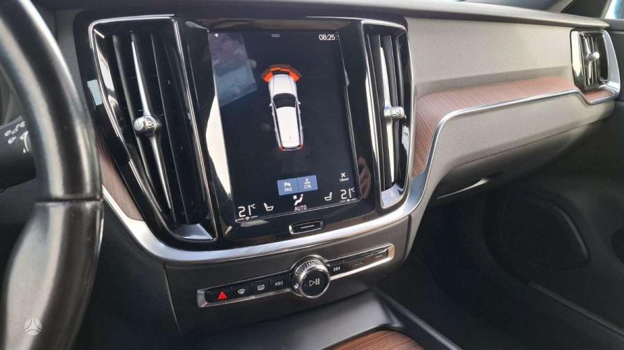 Brūns Volvo V60 Cross Country 2020 Šauļi, ar dzinēja tilpumu 1.97 L un nobraukumu 263 tūkst. km par 16900 €, foto 19 vietnē AUTOMOTO.COM.LV