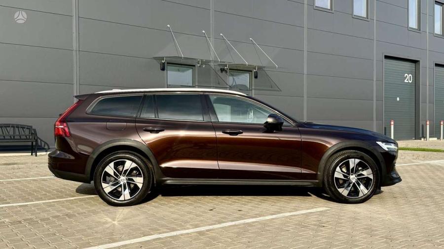 Коричневый Вольво V60 Cross Country 2020 в Вильнюс, объемом двигателя 2.00 л и пробегом 260 тыс. км за 16990 €, фото 6 на AUTOMOTO.COM.LV