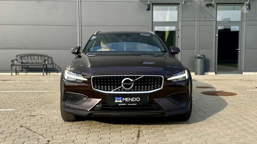 Коричневый Вольво V60 Cross Country 2020 в Вильнюс, объемом двигателя 2.00 л и пробегом 260 тыс. км за 16990 €, фото 8 на AUTOMOTO.COM.LV
