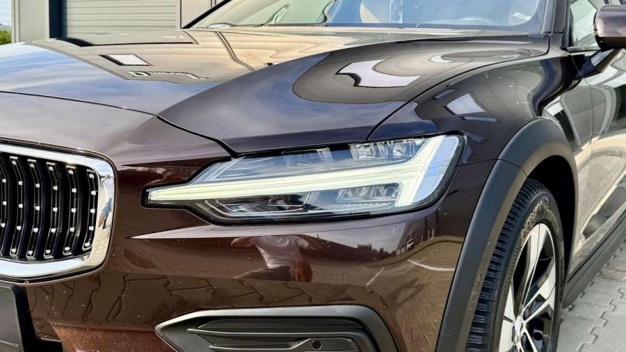 Коричневый Вольво V60 Cross Country 2020 в Вильнюс, объемом двигателя 2.00 л и пробегом 260 тыс. км за 16990 €, фото 11 на AUTOMOTO.COM.LV