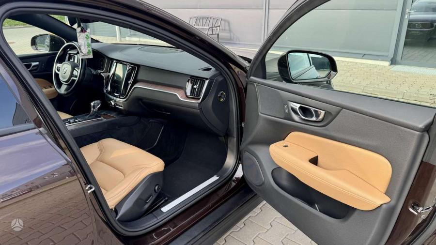 Коричневый Вольво V60 Cross Country 2020 в Вильнюс, объемом двигателя 2.00 л и пробегом 260 тыс. км за 16990 €, фото 20 на AUTOMOTO.COM.LV