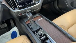 Коричневый Вольво V60 Cross Country 2020 в Вильнюс, объемом двигателя 2.00 л и пробегом 260 тыс. км за 16990 €, фото 26 на AUTOMOTO.COM.LV